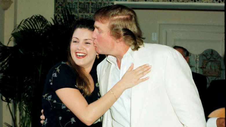 26 Awkward Pics That Prove Donald Trump Kissing Should Never Be Caught ...