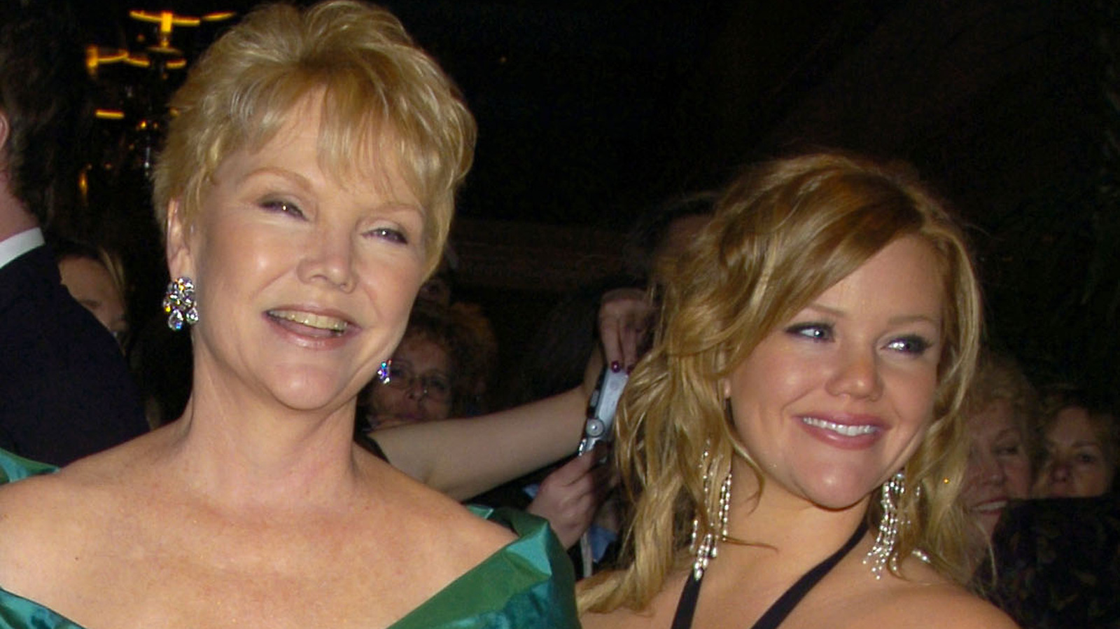 Amanda Davies, Daughter Of One Life To Live Icon Erika Slezak, Dead At 42 Amanda Davies, Daughter Of One Life To Live Icon Erika Slezak, Dead At 42