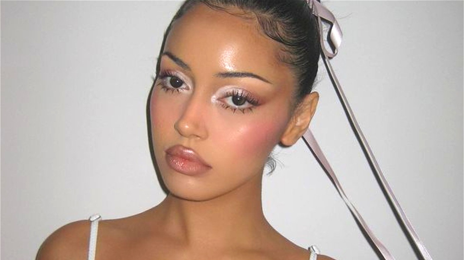 Angel Eyes - The Beauty Trend That Looks Like You Just Visited Heaven