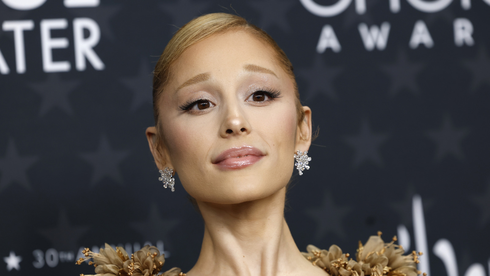 Ariana Grande Looks Completely Different Without Hair Extensions