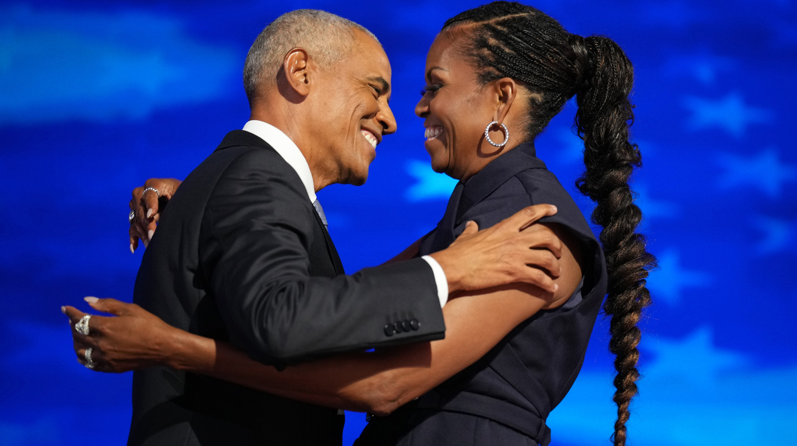 Barack Obama's Birthday Post For Michelle Proves They Have What Donald ...