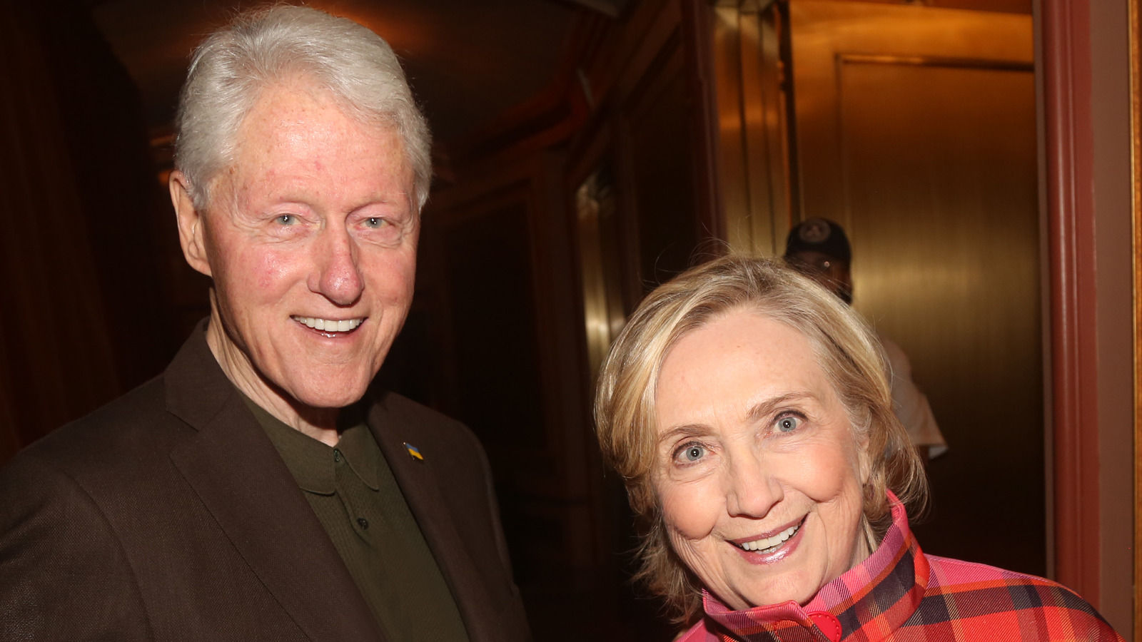 Bill Clinton's Anniversary Post For Hillary Has Everyone Talking About ...