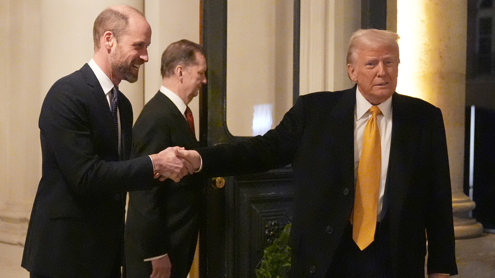 Body Language Expert Tells Us Donald Trump Is Up To His Old Tricks In ... Body Language Expert Tells Us Donald Trump Is Up To His Old Tricks In ...