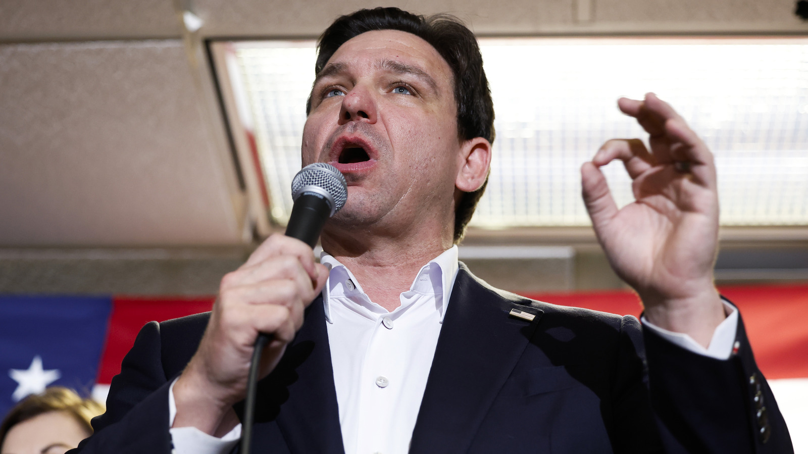 Body Language Expert Tells Us Why Ron DeSantis' Viral Boots Clash With ...