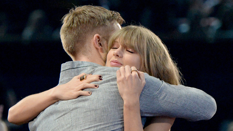 Calvin Harris Wishes He Didn't Snap At Taylor Swift On Twitter After ... Calvin Harris Wishes He Didn't Snap At Taylor Swift On Twitter After ...