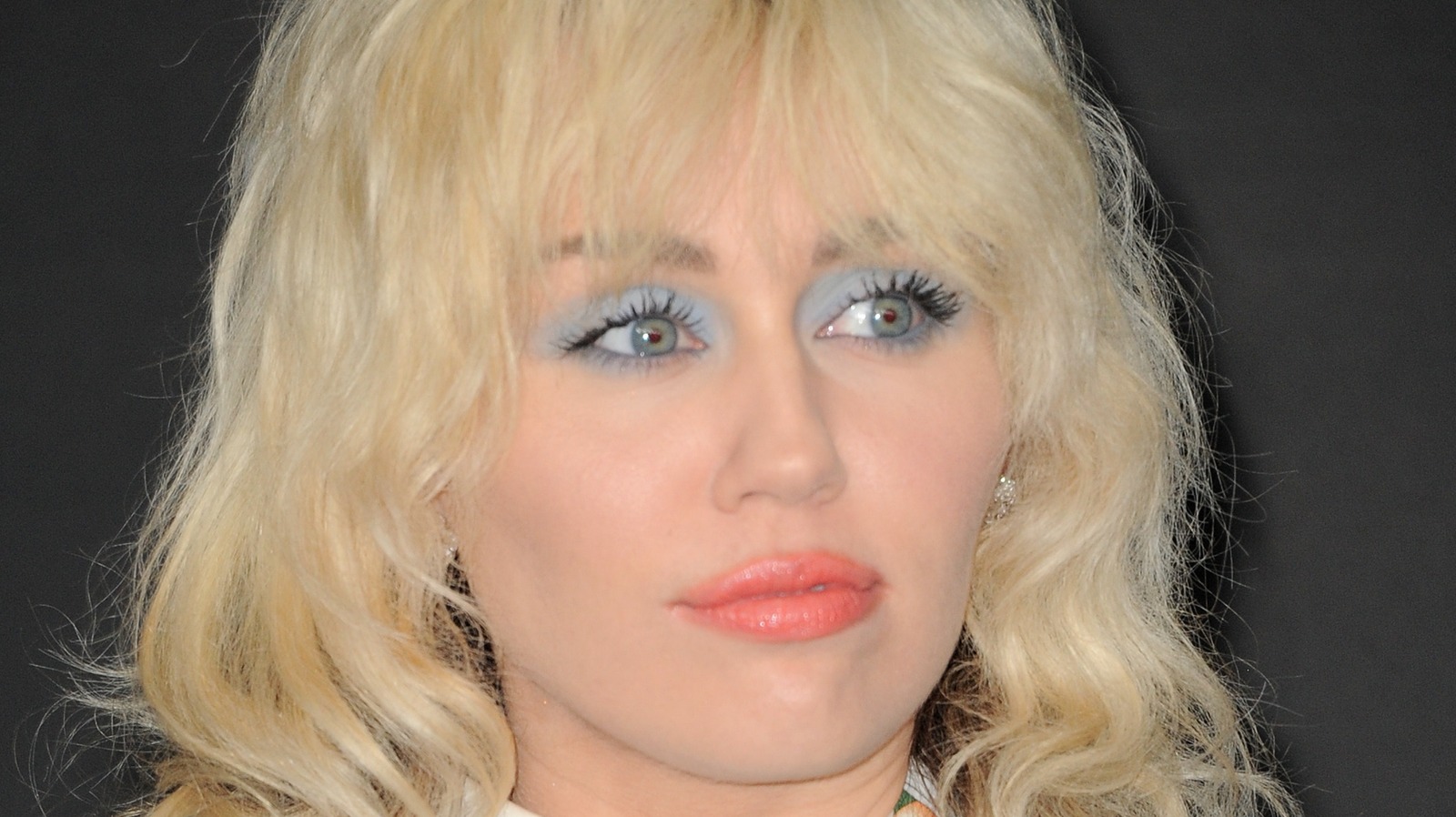 Miley Cyrus Bleached Eyebrows 2022