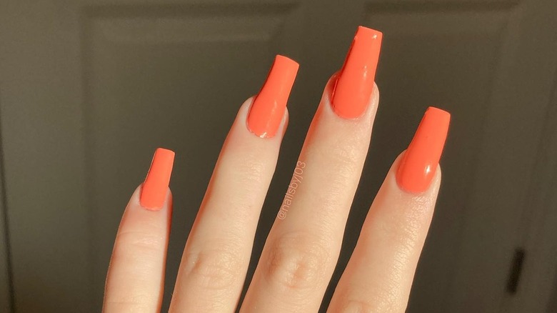 Coral Nails Are Everywhere For Spring. Here's How To Find Your Perfect ...