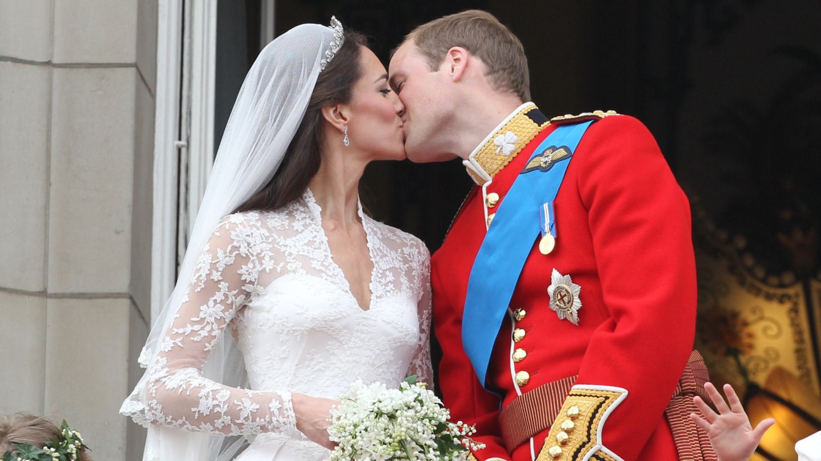 Details About Kate Middletons Wedding Dress You Probably Missed