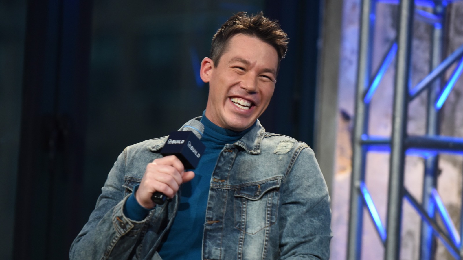 Does David Bromstad Keep In Touch With Any Of His Design Star Costars?