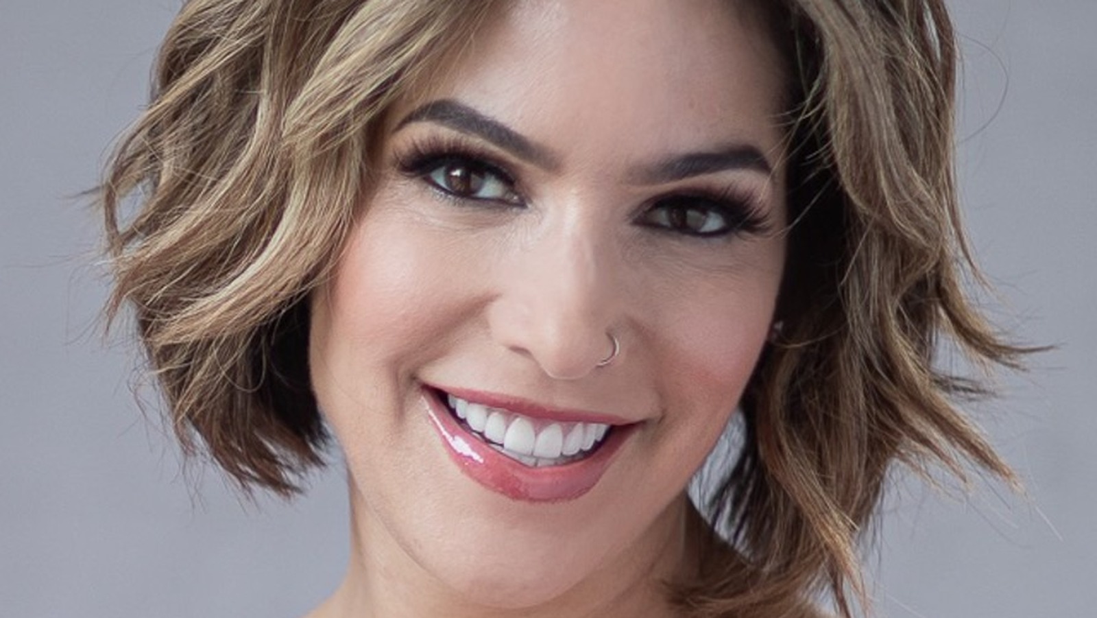 Dr. Darcy Sterling Reveals How The Famously Single Cast Made Her 'Bleed ...