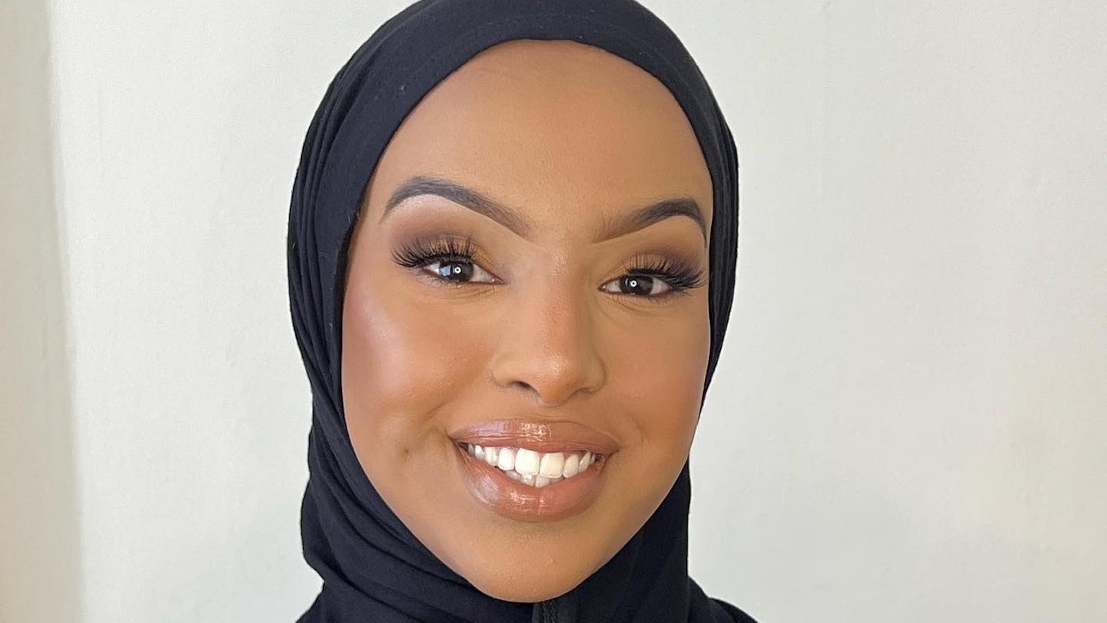 Earth-Toned Eyeshadow Looks To Give You A Warm, Subtle Look All Year Long