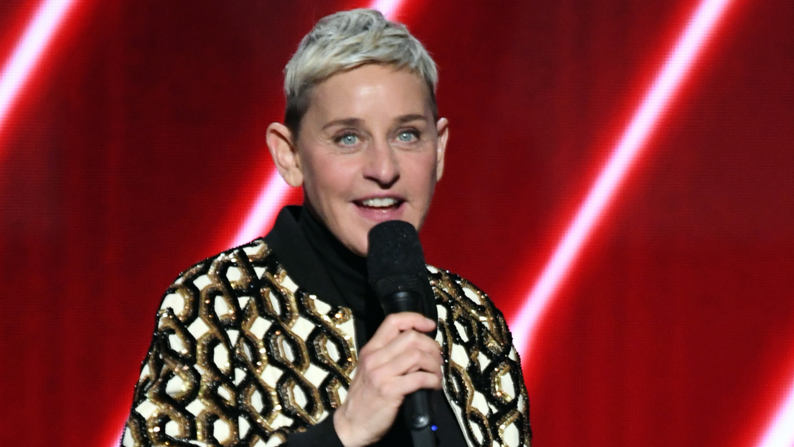 Ellen's People's Choice Awards Win Has People Seeing Red