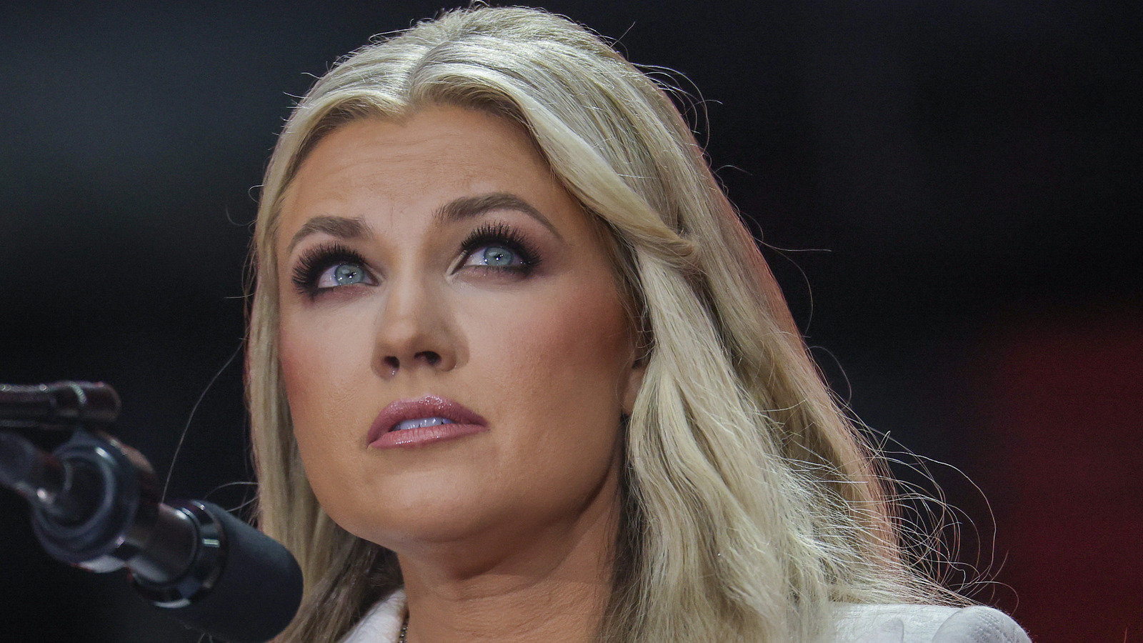 Erika Kirk's Makeup Routine Downgrade Is So Obvious In Unfiltered ...