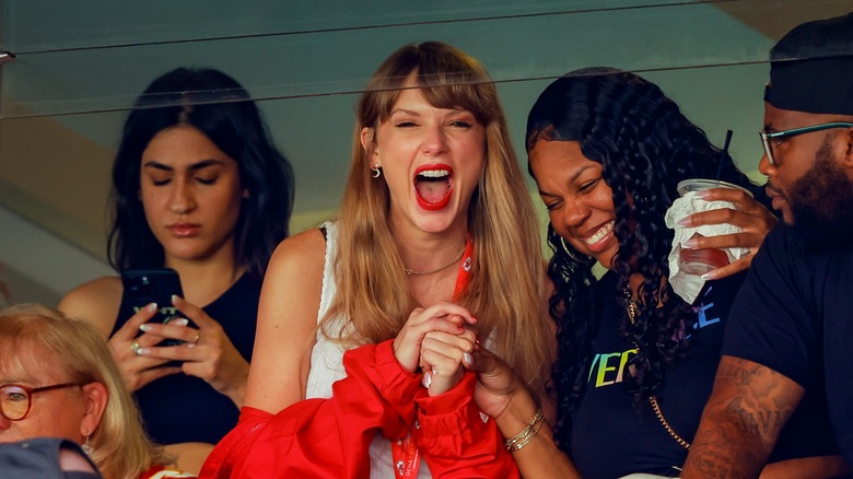 Erin Andrews Predicted Taylor Swift & Travis Kelce's Romance Would Be A ... Erin Andrews Predicted Taylor Swift & Travis Kelce's Romance Would Be A ...
