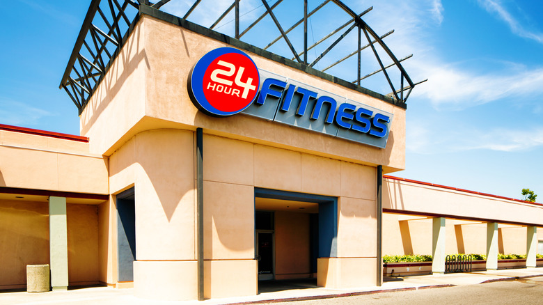 15 National Gym Chains Ranked Worst To Best