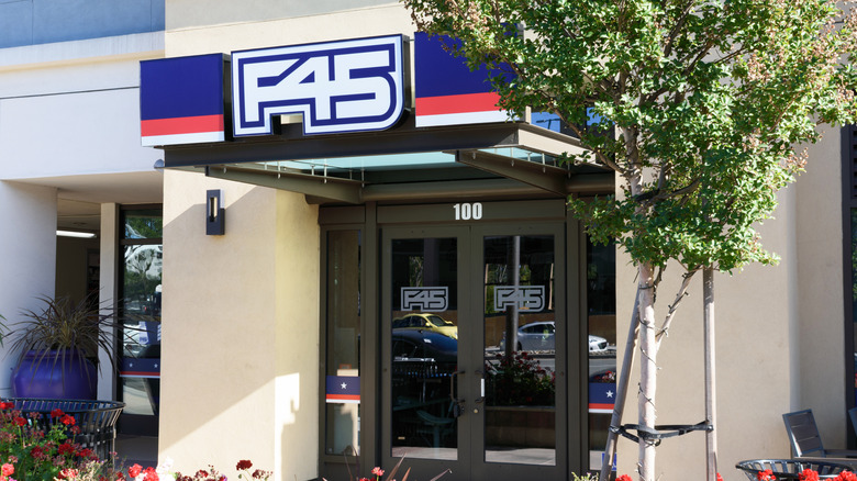 15 National Gym Chains Ranked Worst To Best