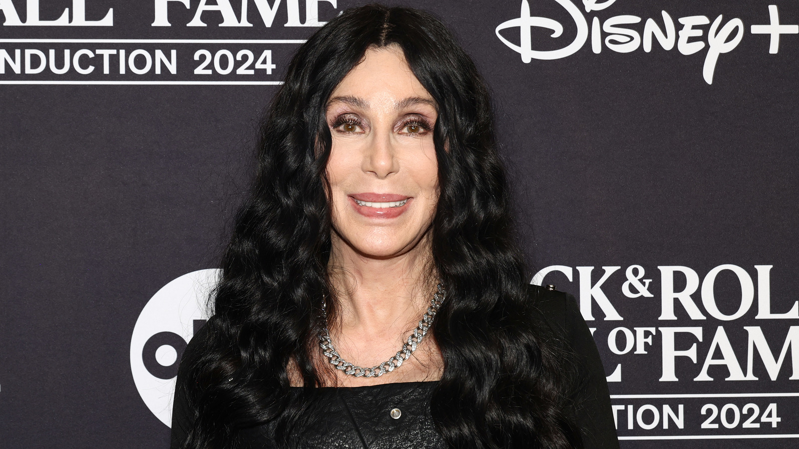 Everything Cher Revealed About Her Brief Fling With Warren Beatty As A Teen