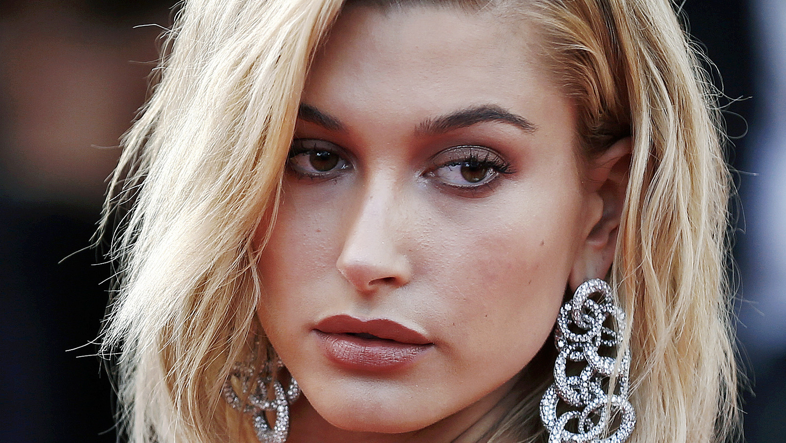 Here's What Hailey Bieber Looks Like Makeup-Free