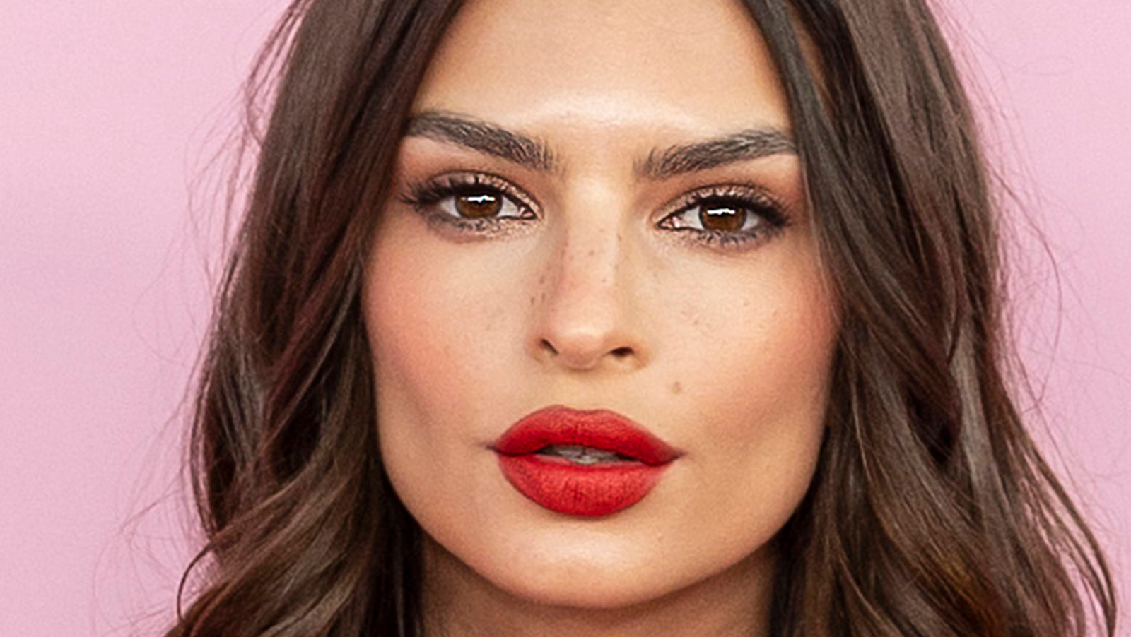 How Emily Ratajkowski Really Feels About Breastfeeding