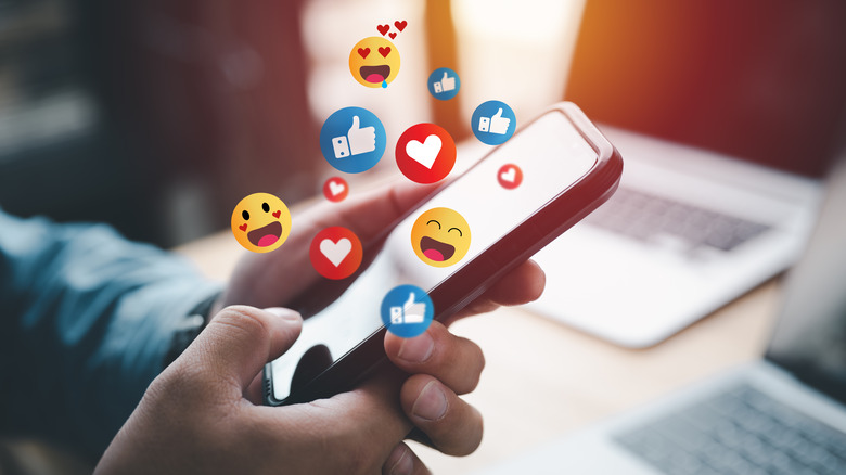 How Many Hours Should You Be Spending On Social Media 