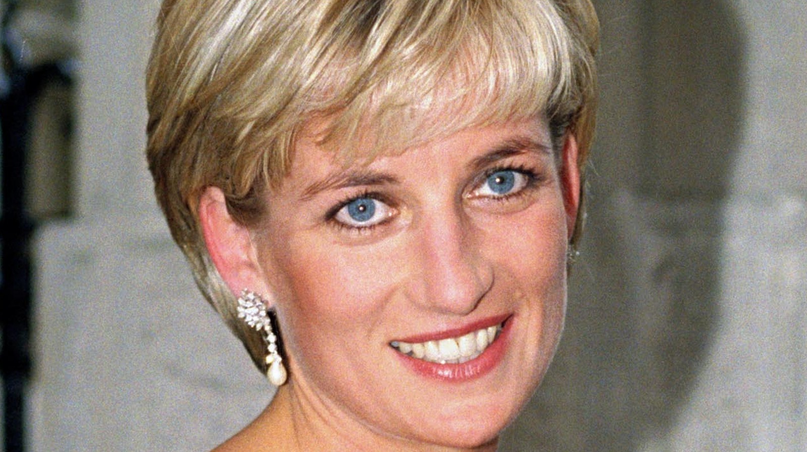 How Princess Diana Learned To Take Advantage Of Her Celebrity Status ...