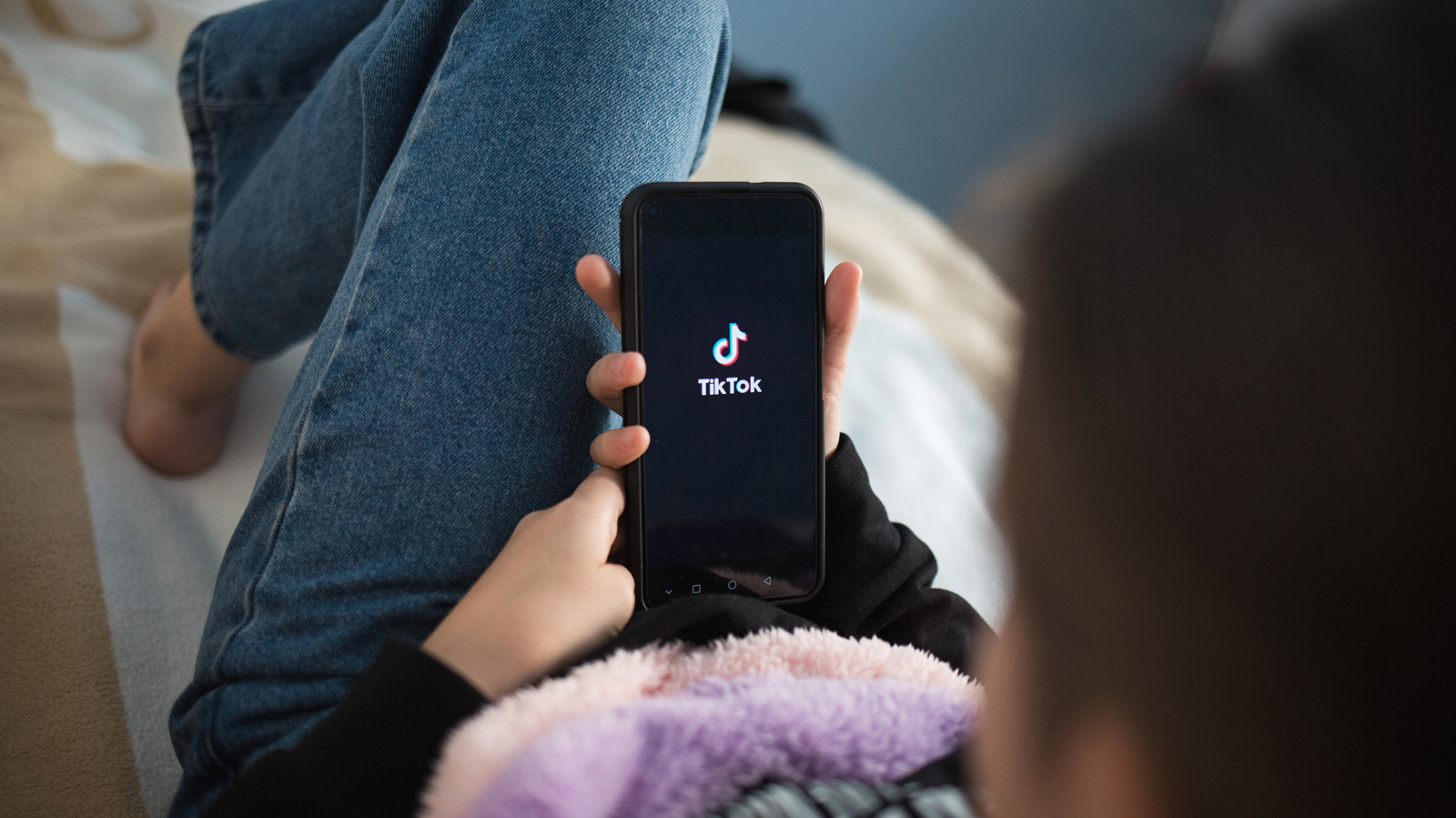 How Spending Too Much Time On TikTok Affects Your Mental Health How Spending Too Much Time On TikTok Affects Your Mental Health