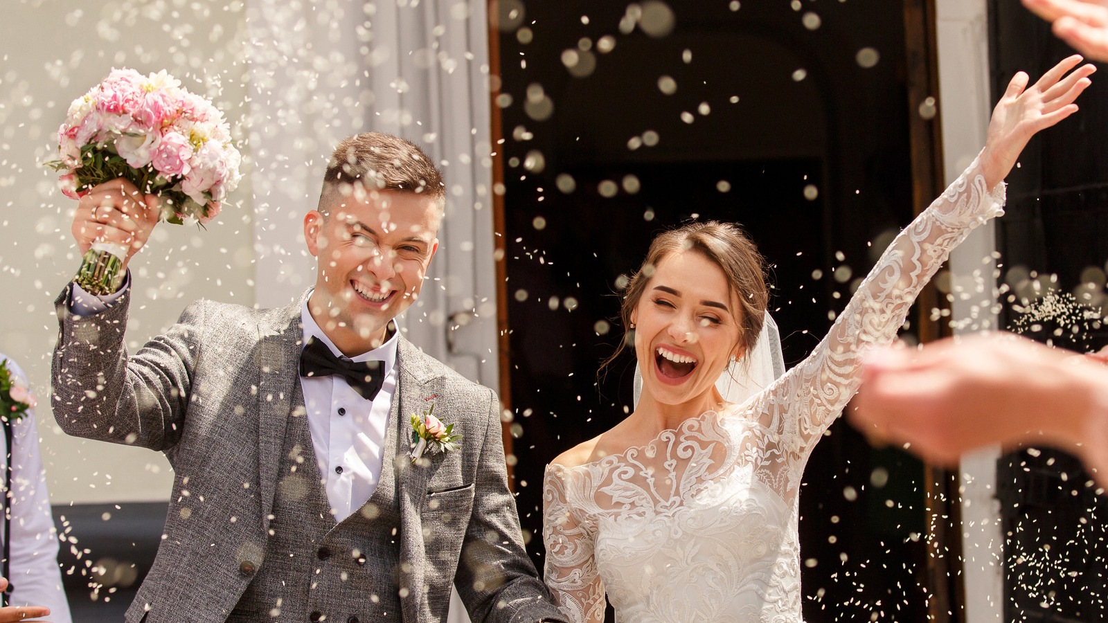 How To Give Your Destination Wedding Guests The Trip Of A Lifetime ...