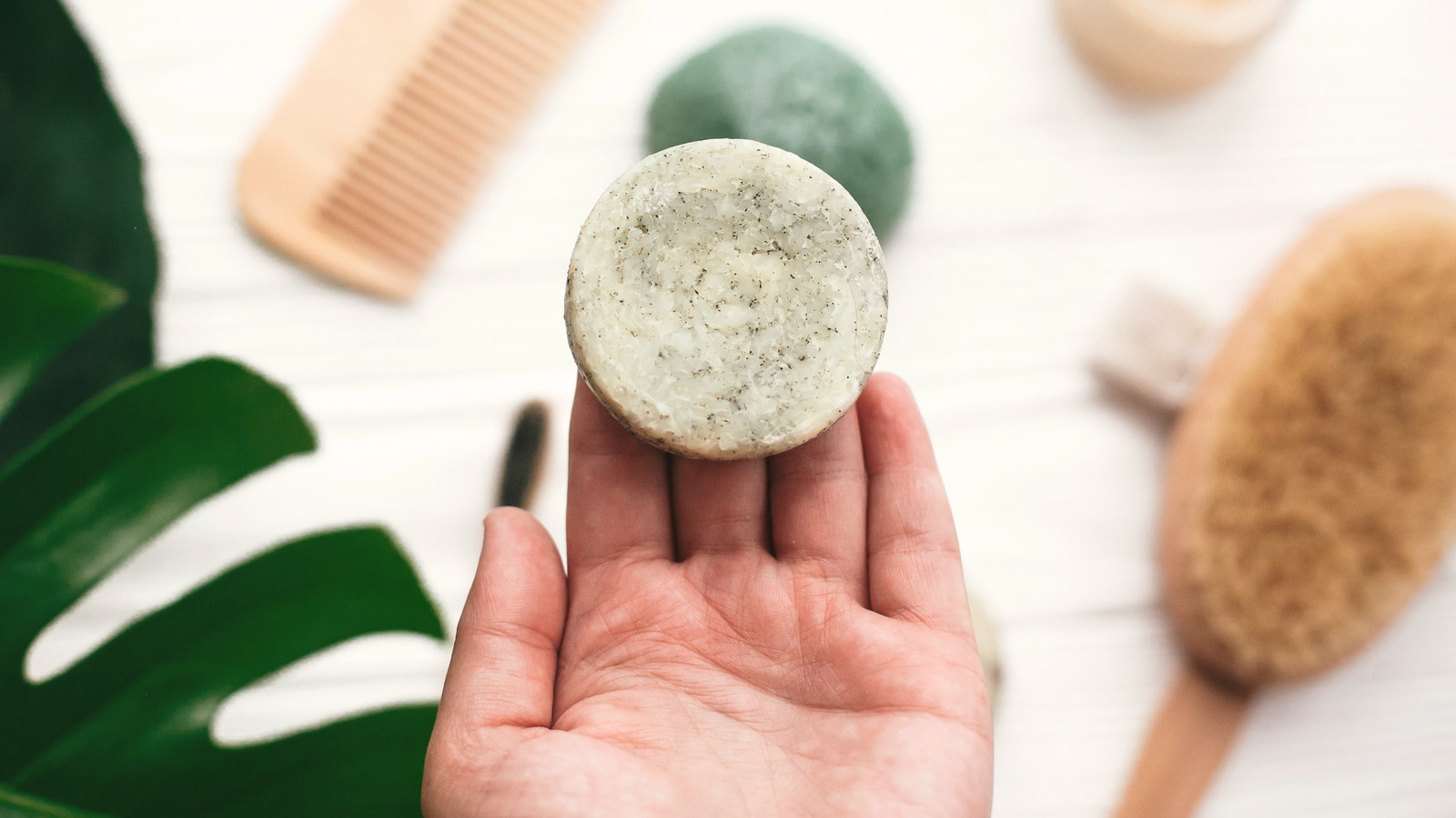 How To Switch To A Zero-Waste Beauty Routine