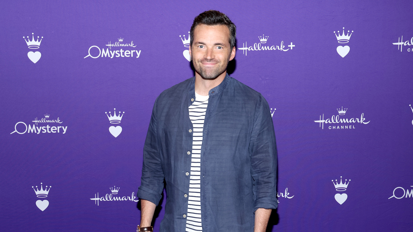Ian Harding's Second Hallmark Series Has A Subtle Connection To The ...