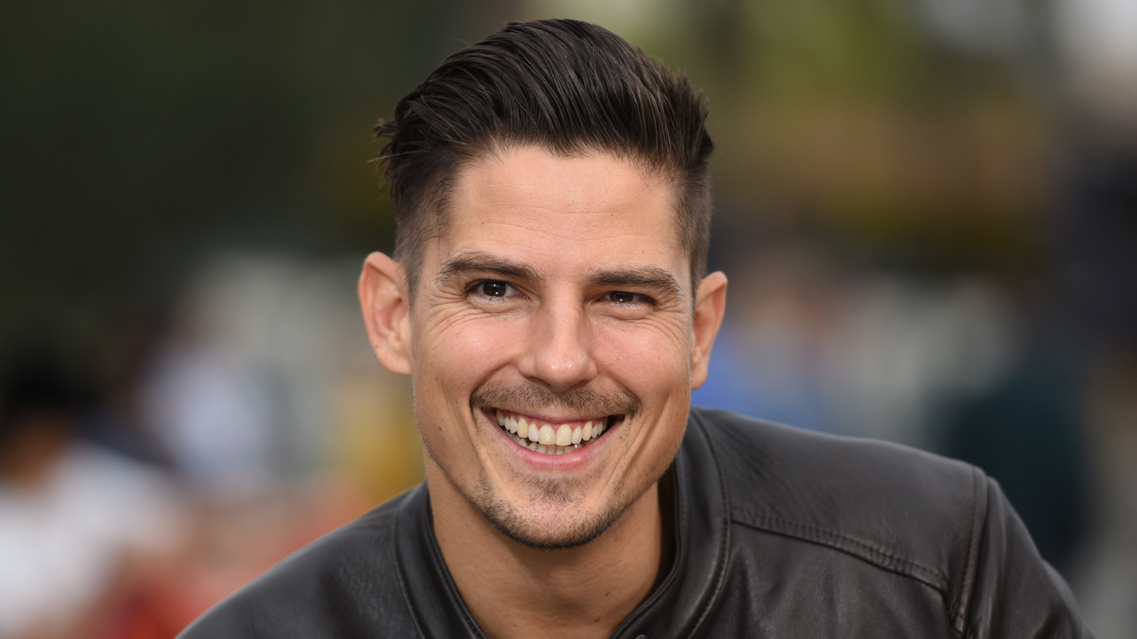 Is Hallmark Hunk Sean Faris Related To Anna Faris?