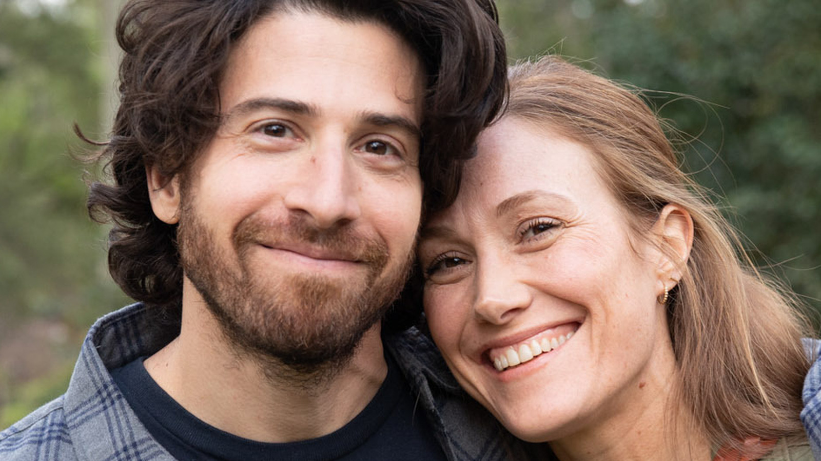 Jake Hoffman And Schuyler Fisk On Acting With Their Famous Parents In ...