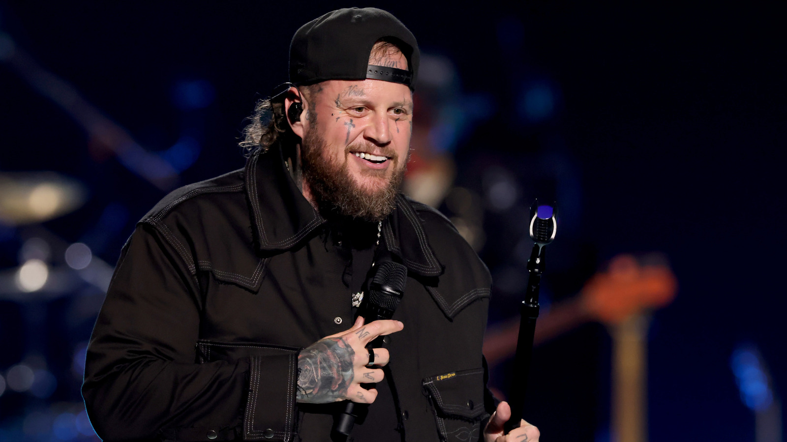 Jelly Roll Finally Ditched His Grubby Beard & Everyone Is Saying The ...