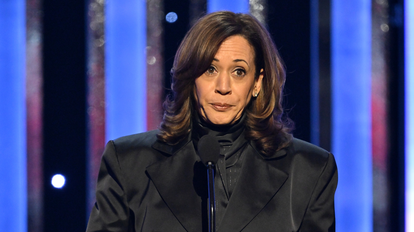 Kamala Harris Shows Off Rarely Seen Side Of Herself In All-Natural Snap Before 2025 Oscars