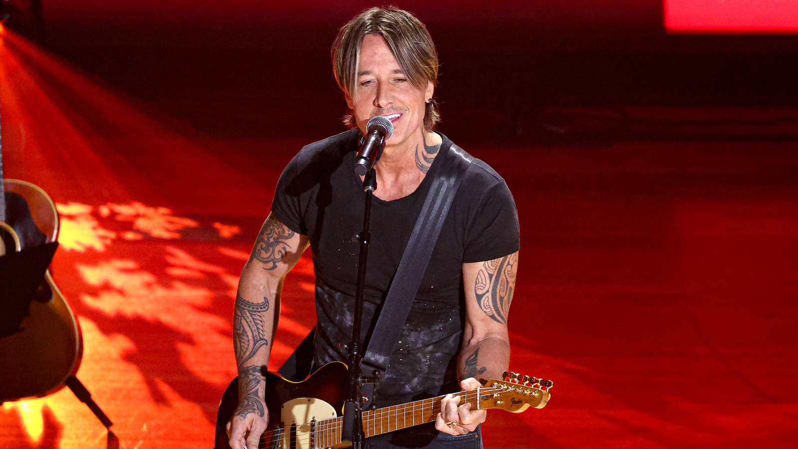 Keith Urban Proves He Never Takes Off His Divorced Dad Duds At 2024 ...