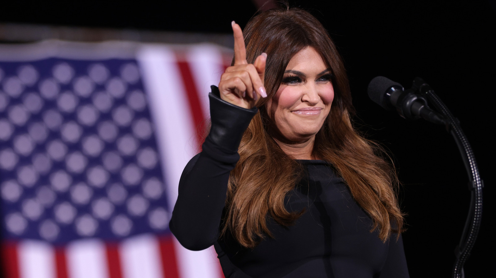 Kimberly Guilfoyle Is Tacky In Khaki With Tired Silhouette At Mar-A-Lago