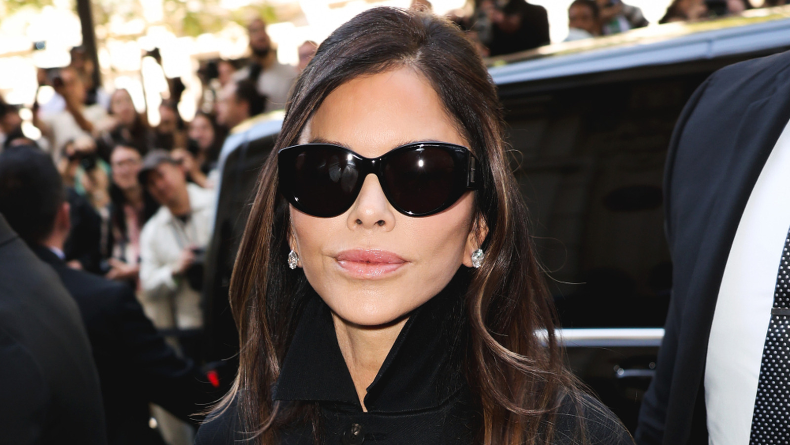 Lauren Sánchez Bezos' Sculpted Face Gives Uncanny Valley Vibes At Paris ...