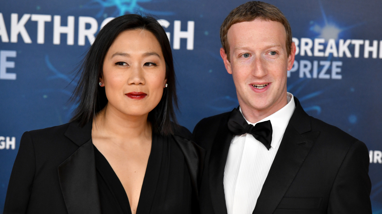 Mark Zuckerberg Gives Off Majorly Awkward Vibes In New Photo With His Wife