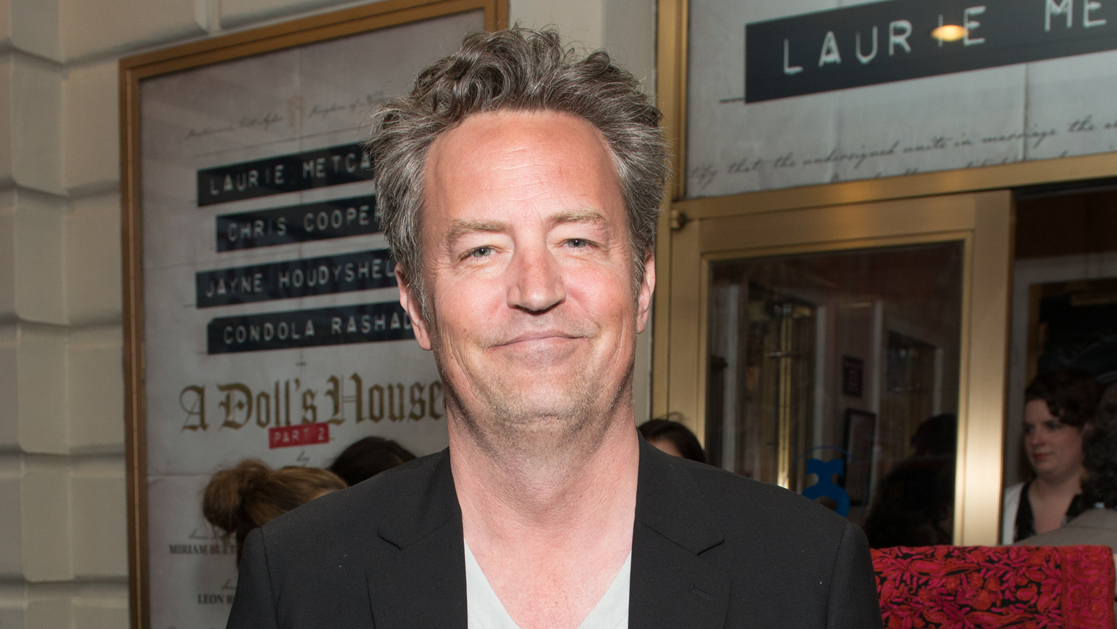 Matthew Perry And Gwyneth Paltrow Shared A Steamy Lip Lock Before His ...