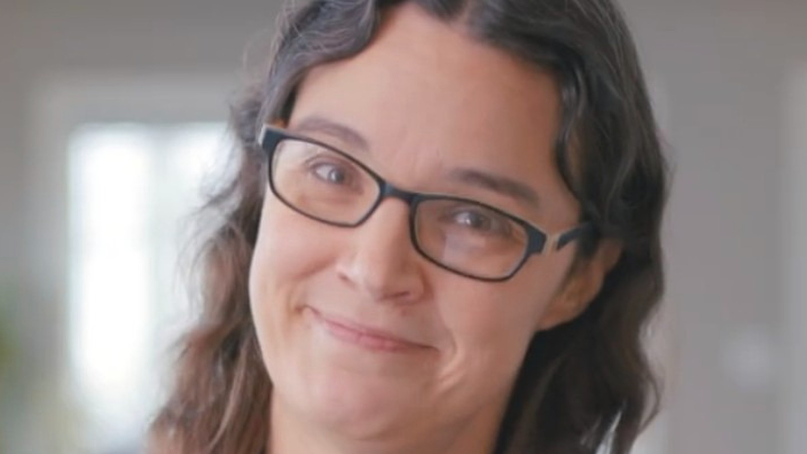 Meet Becca Peter, The Amateur Investigator From LuLaRich