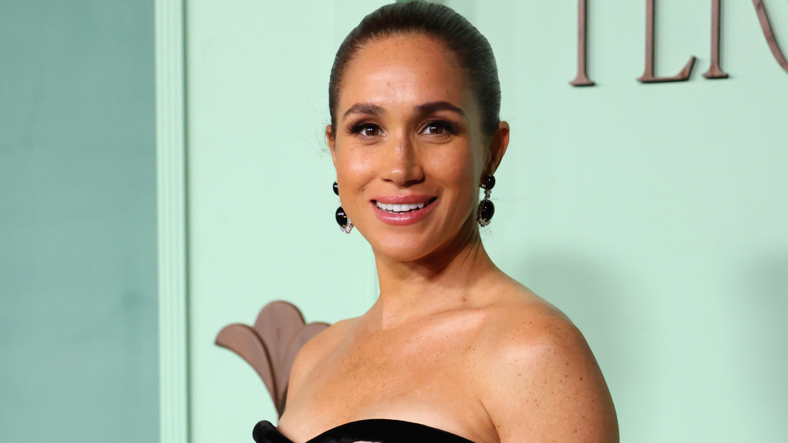 Meghan Markle Wasted No Time Leaving Suits & Rebranding After Prince ...