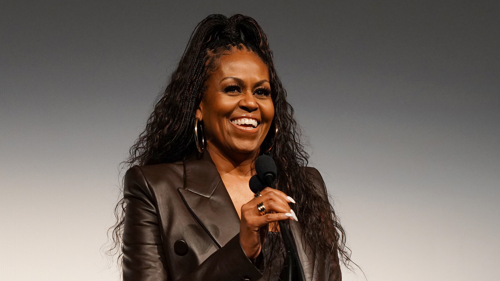 Michelle Obama's Dramatic New Hair Transformation Has Her Looking Young