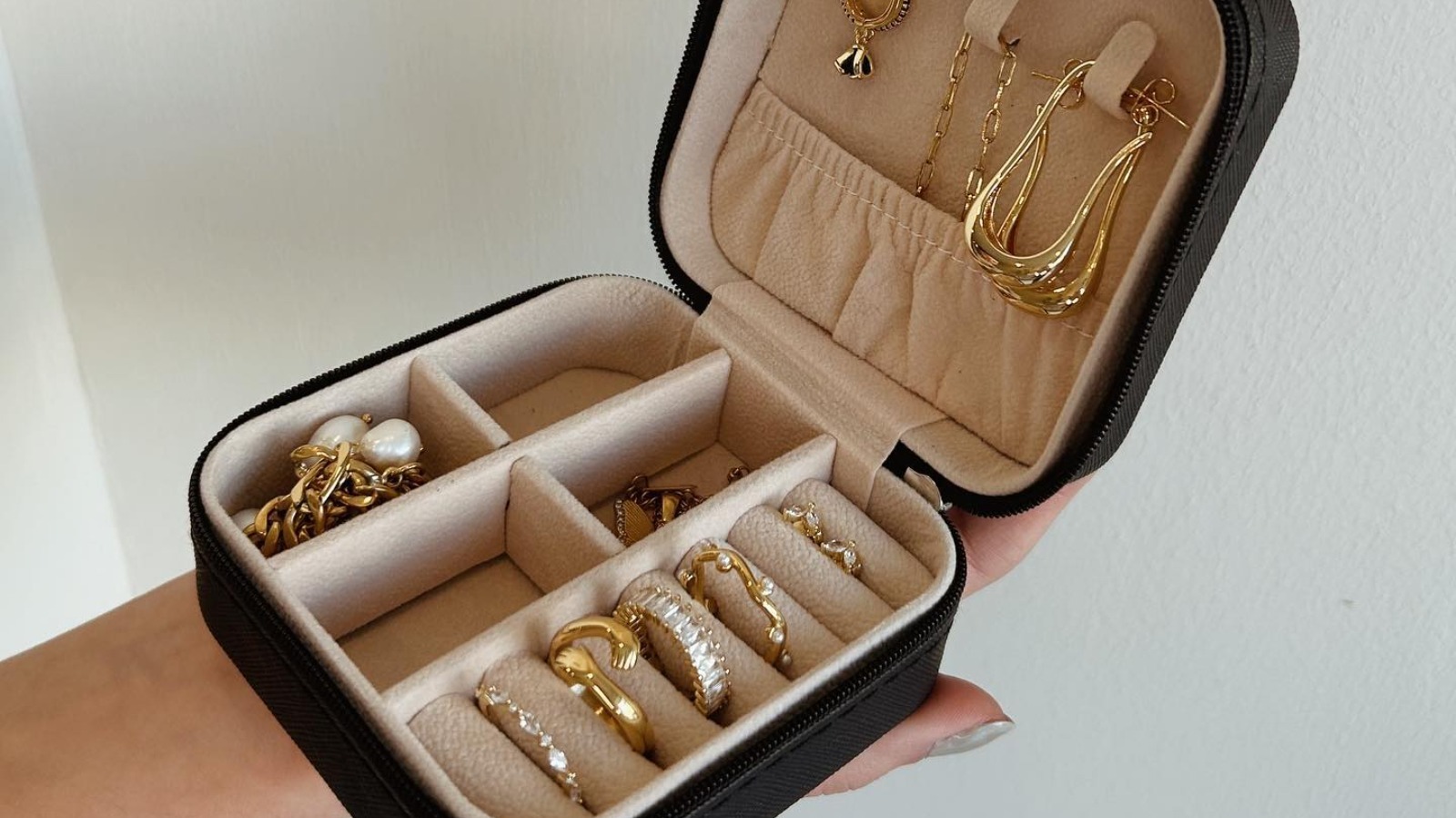Need Help Determining Your Skin's Undertone? Check Out Your Jewelry Box