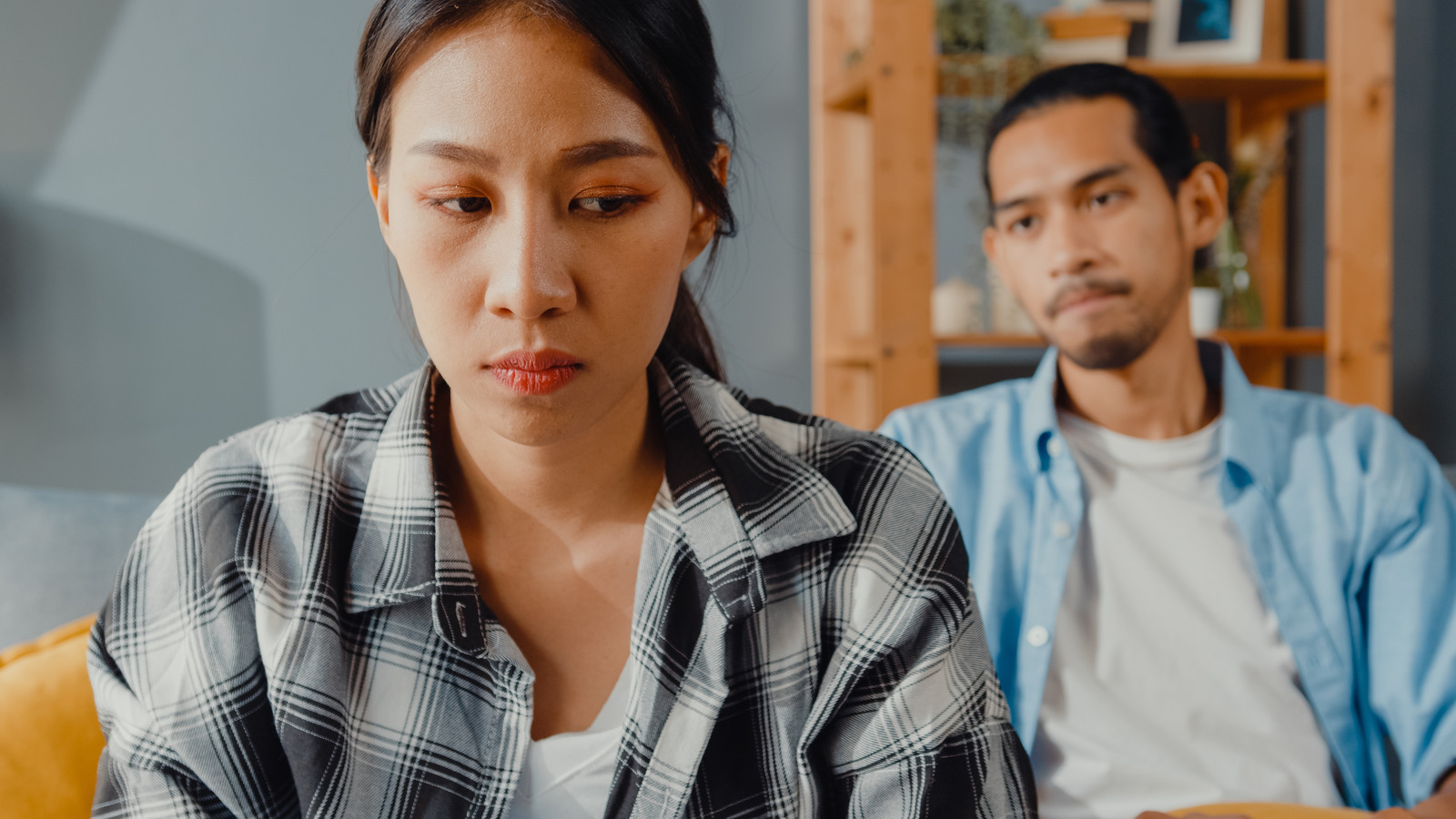 Never Ignore These Red Flags When You're In A Toxic Relationship