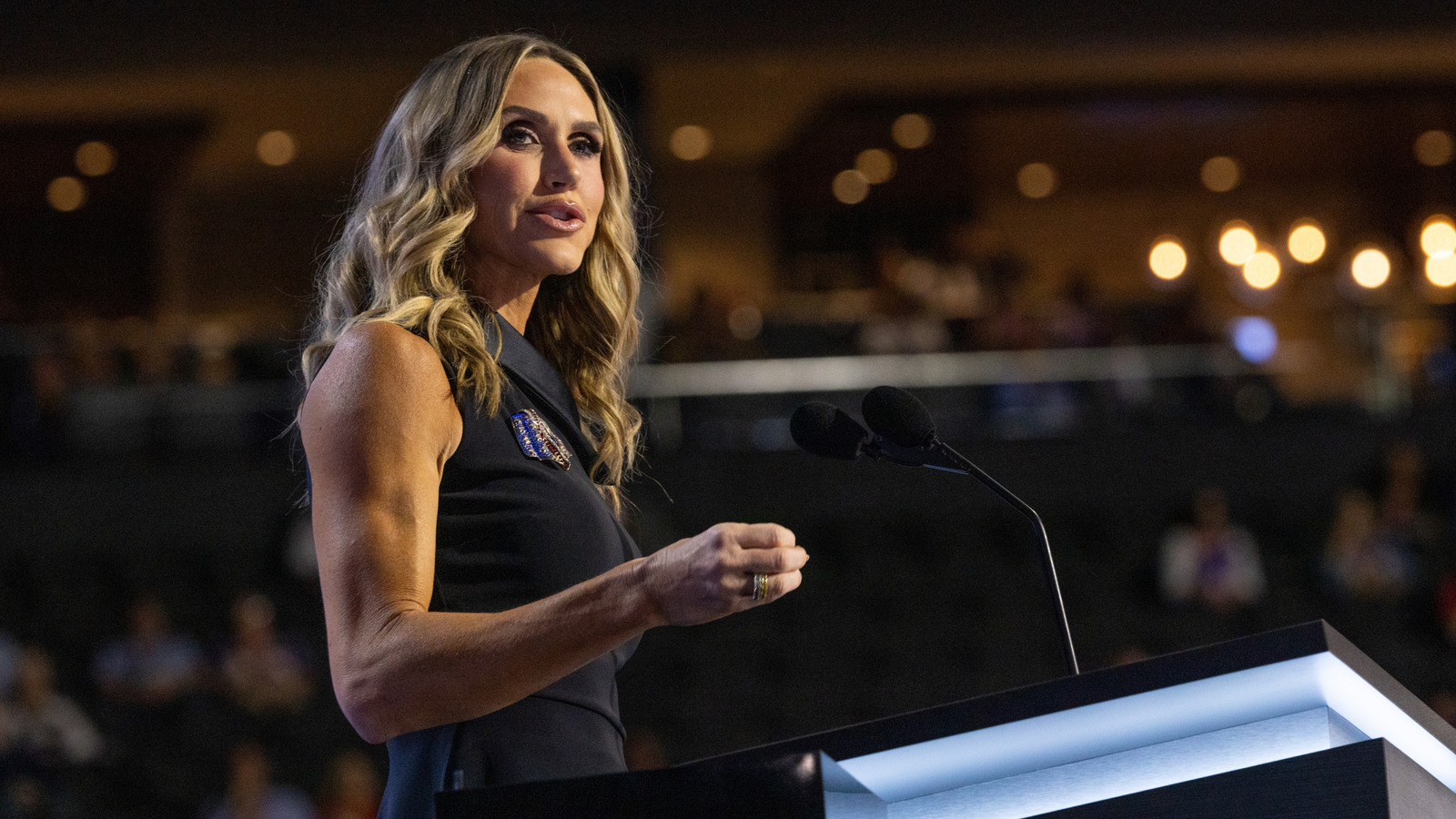 New Lara Trump Pic Hints She's Taking Beauty Tips From Donald (& We're ...