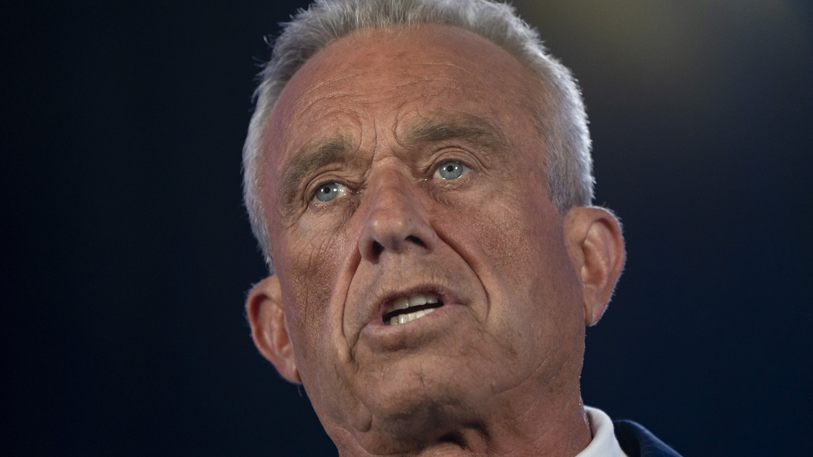 New Photo Of RFK Jr.'s In-Flight Lunch With Trump Has Everyone Saying ...