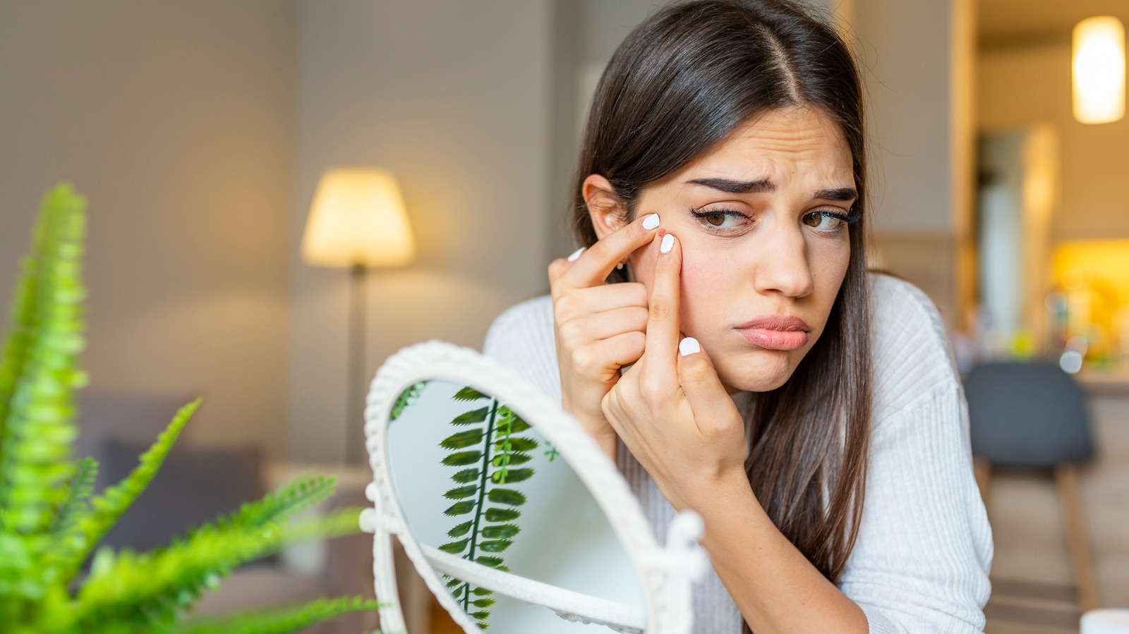 Prevent Alcohol-Induced Breakouts With These Tips