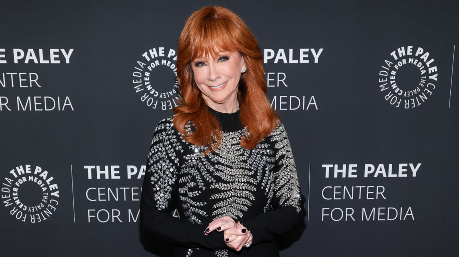 Reba McEntire's Christmas Tree Lighting 'Fit Upstages Last Year's Kelly ...