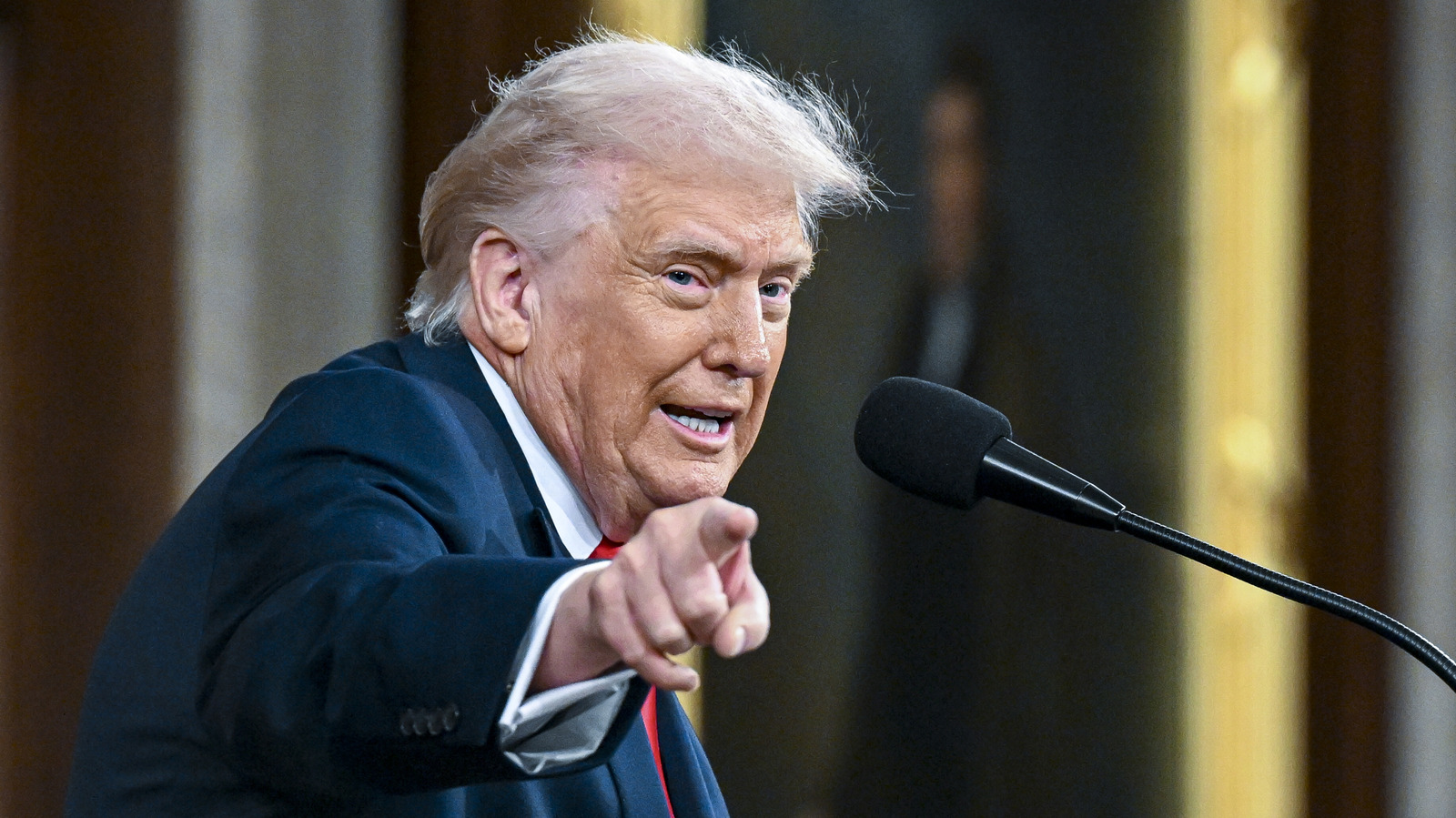 Resurfaced Vid Of Trump In 2016 Debate Is Making His Cognitive Decline ...