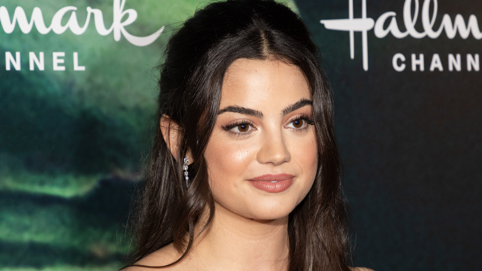 Sadie Laflamme-Snow Teases Bold Romantic Moves For Alice In The Way ...