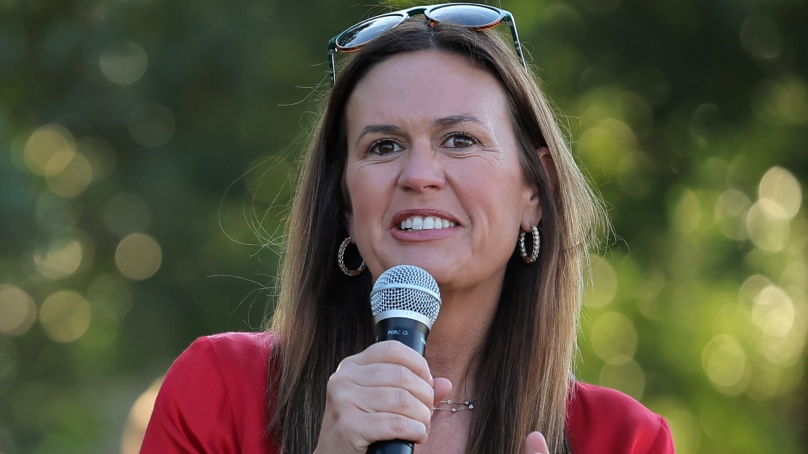 Sarah Huckabee Sanders Makes Classic Republican Makeup Mistake In ...